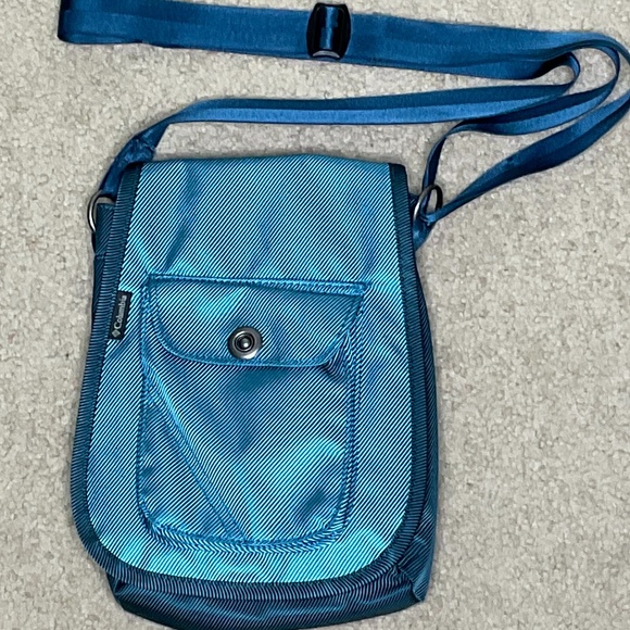 Columbia | Bags | Like New Columbia Azza Messenger Crossbody Bag Rare ...